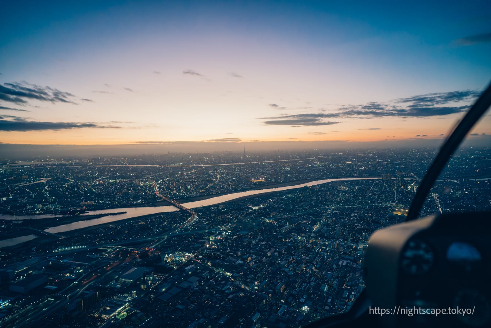AIROS Skyview helicopter tour of the Tokyo nightscape.